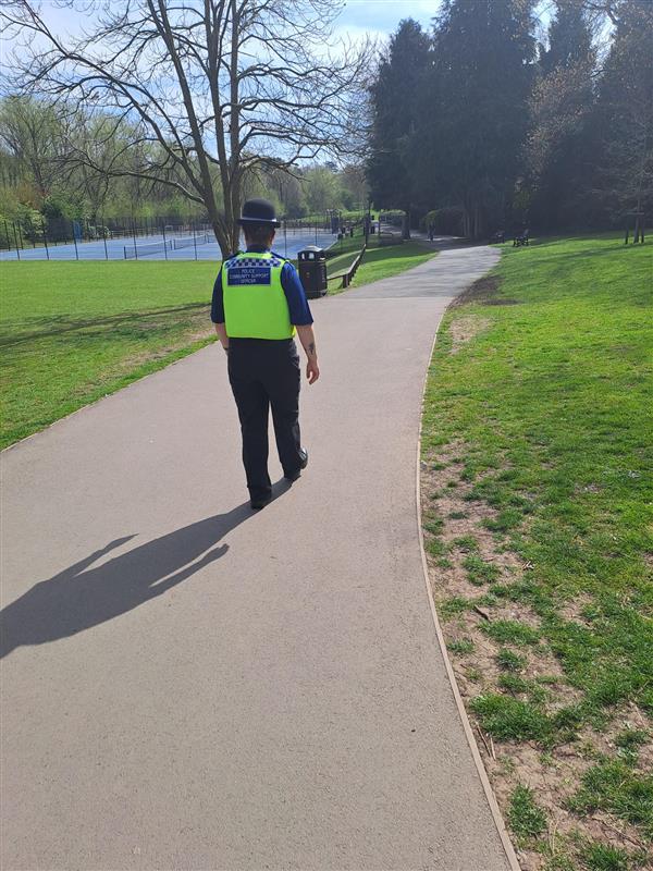 Foot patrol at the Lido Park in Droitwich - Neighbourhood Matters